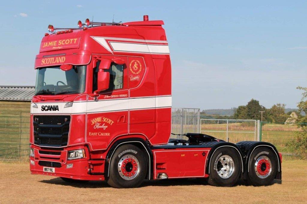 SCANIA NEXT GEN S580 HIGHLINE 6X2 SLEEPAS TREKKER JAMIE SCOTT (VERPAKT IN EEN LUXE GIFTDOOS ...