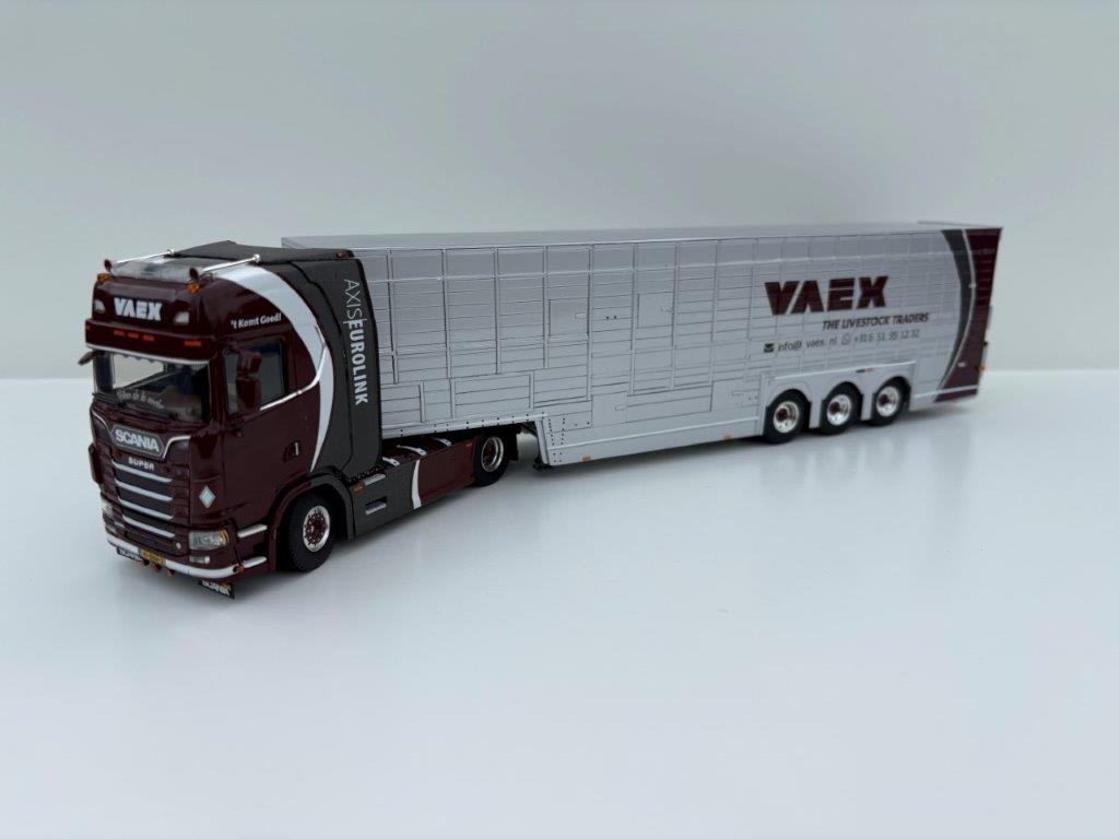 SCANIA S HIGHLINE I CS20H 4X2 + LIVE STOCK TRAILER 3 AXLE VAEX - Ton Toys
